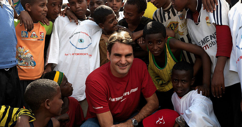 Roger Federer auction raises nearly $ 5 million for the foundation ...