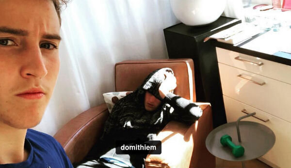 Familie Thiem liegt flach (und Dominic bedankt sich) · tennisnet.com